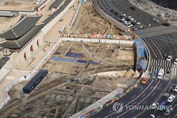 광화문 앞 전차 철로 57년만에 일반 공개